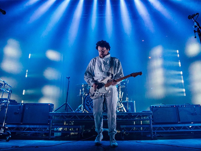 Metronomy Dazzles with Bandit Lites — TPi