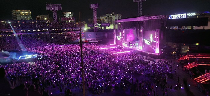 PixMob enhances The Chromatica Ball crowd experience — TPi