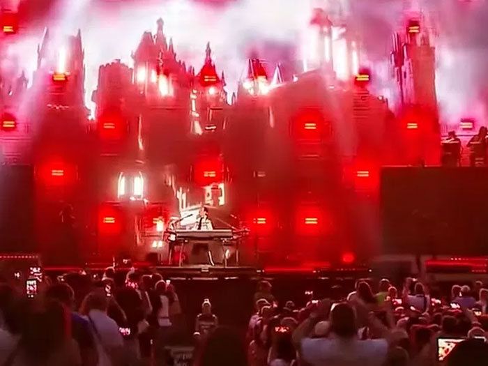 Pooh Friends Forever Tour with Zalight and CHAUVET Professional — TPi