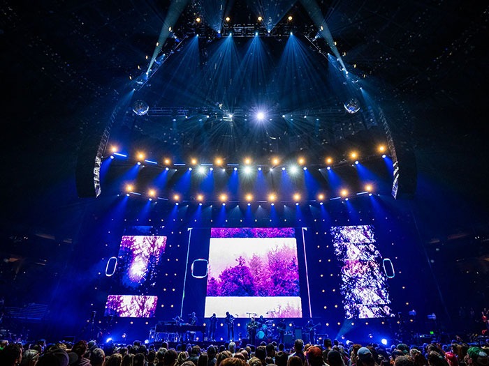 A Robe rig helps illuminate for Nathaniel Rateliff and The Night Sweats ...