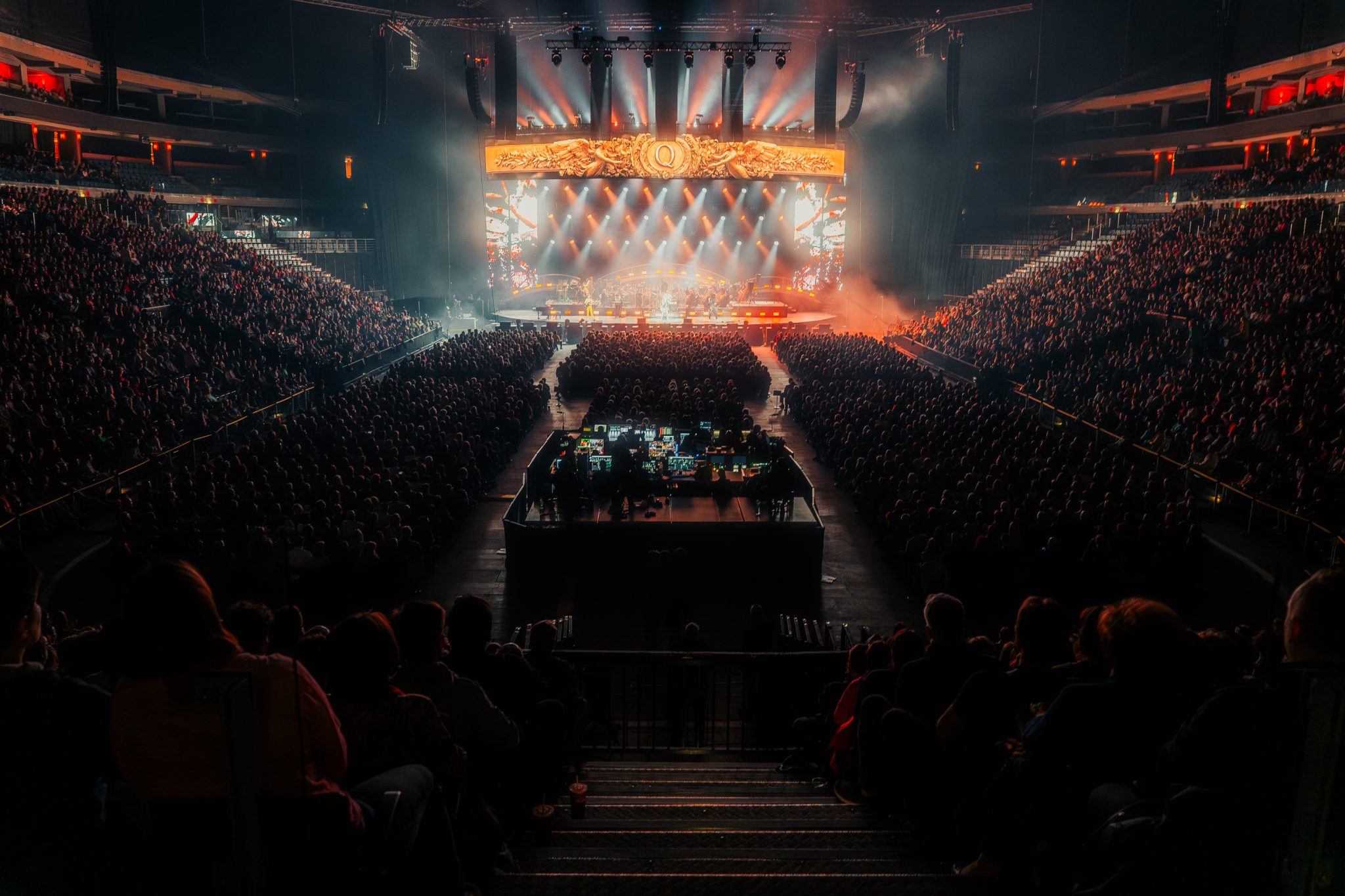 Queenie Relived: The Philharmonic rocks Prague with L-Acoustics L-ISA — TPi