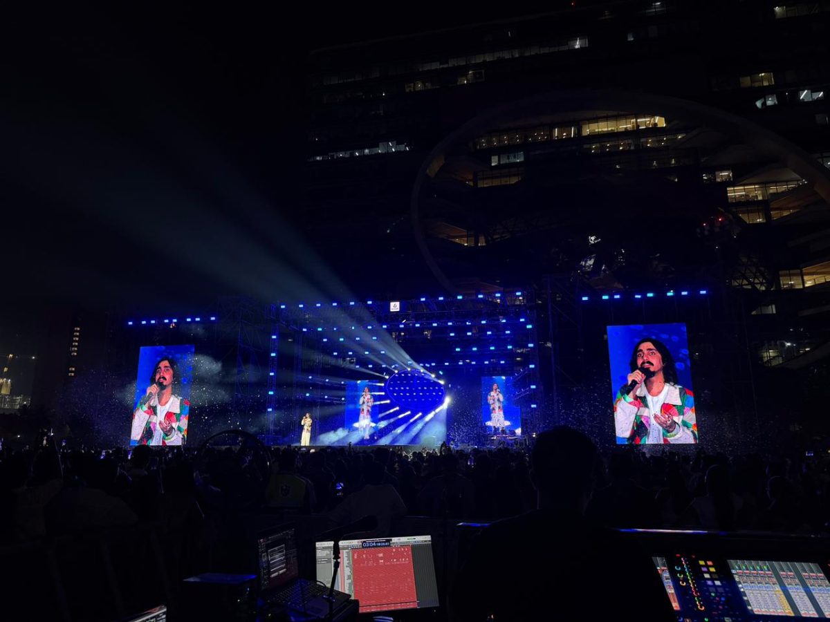Claypaky solutions illuminate Aditya Gadhvi’s Jio World Garden Concerts ...
